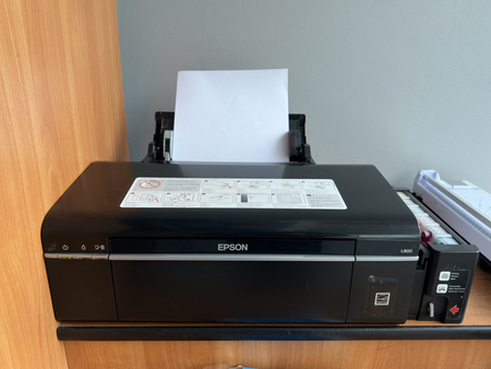 Epson L800 sotiladi holati yahshi