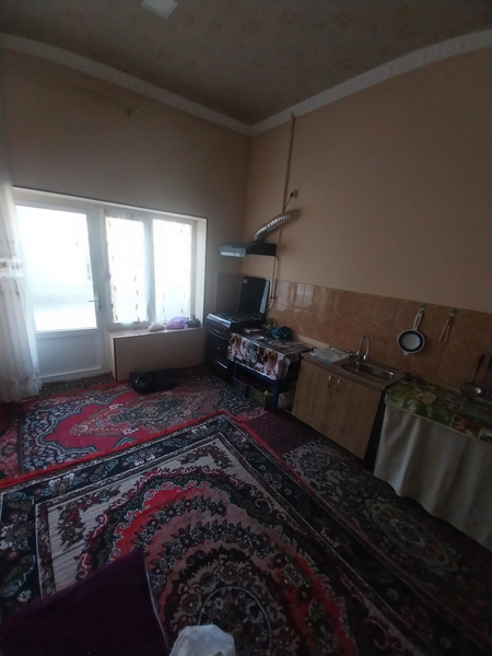 Hovli sotiladi 4 sotixli