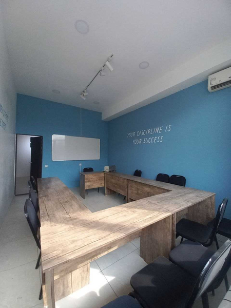 Sergeli 3 da offis KONDITSIONERI BOR xonasi ARZON arendaga beriladi