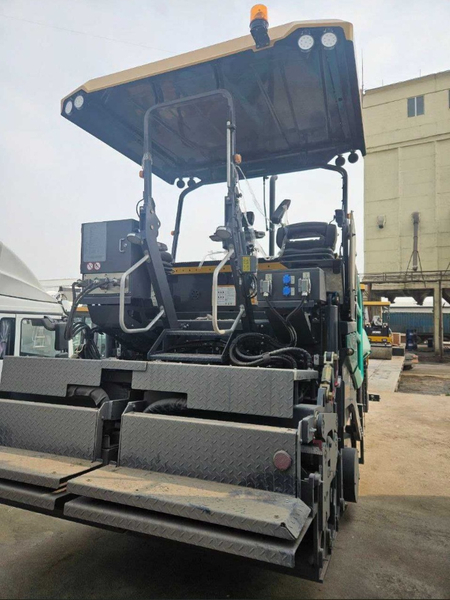 Асфальтоукладчик
Марка: XCMG
Модель: RP605IV