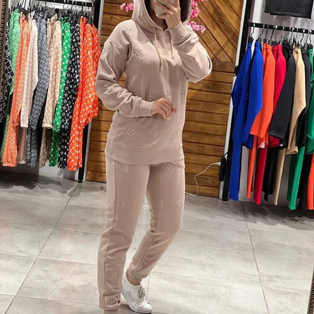 Женский спортивные костюм