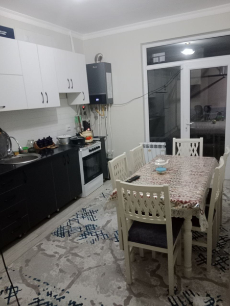 Chirchiq shahrida 2 qavatlij sotiladi