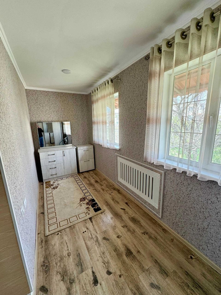 Срочная продажа 1 комнатная с балконом 2х6