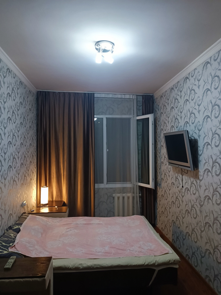 Юнусабад-6 около посольства 2/2/4 50м²