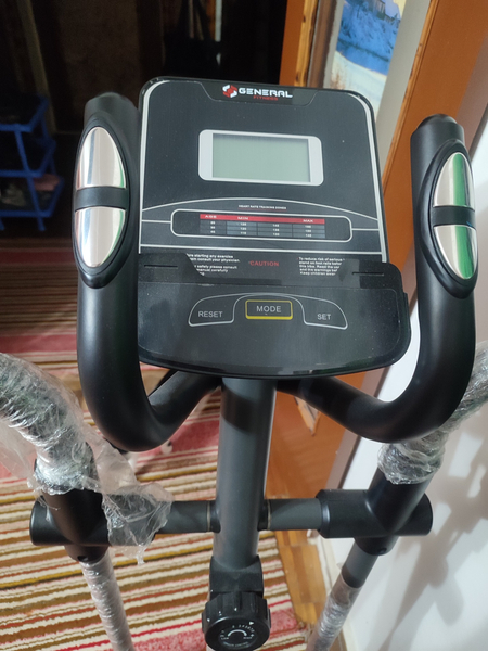 Ellipticheskiy trenajor GF-500E