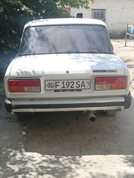 Lada  Vaz  2105  b