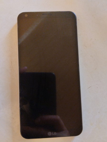 LG Q6  holati yaxshi 550.000 soʻm
