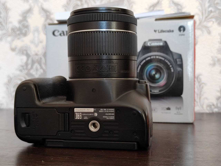 (Срочно!) Canon EOS250D +Shtativ+Mikrafon+projektor+batareya+Fleshka+D