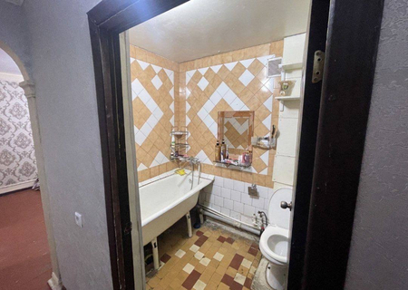 ПРОДАЁТСЯ КВАРТИРА 2/1/5  кирпичный дом Яккасарайская Прокуратура