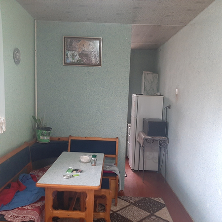 Продается участок в Азадбаше 7,5 соток, жилой дом из 4-х комнат.