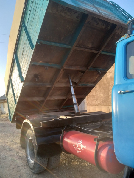 Zil 131 sotiladi