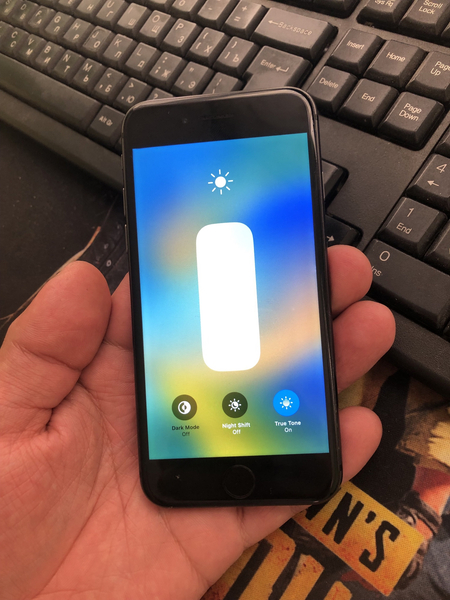iPhone 8  LLA 64 GB ideal