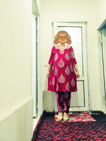 Toza qo\\\'l ishi ,olcha rangli balqut koʻylak