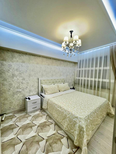 Продаю Квартира Елитном районе 2/3/4 Кирпич М.Космонавт Интерпол 52м2.