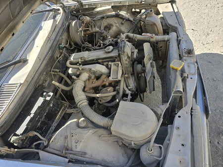 На запчасти  по запчастями мерс merc  mercedes  W123  E 200