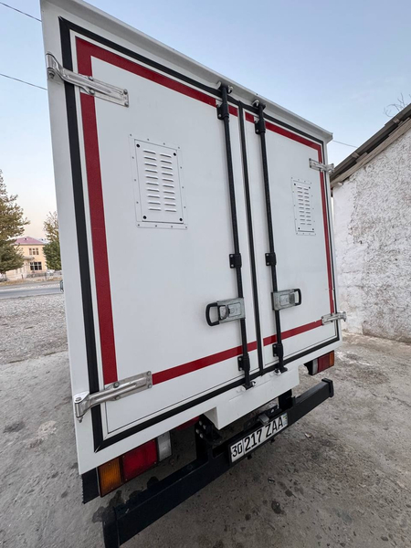 Isuzu gurzavoy 2.5 t