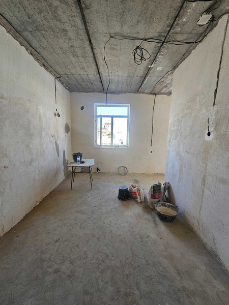 3 xonali 70m² 4-qavat sotiladi.