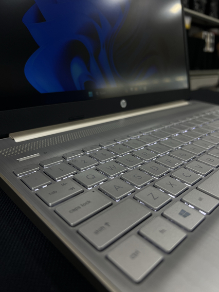 Hp laptop 2072 R5-5500U/8/512/15.6 FHD IPS