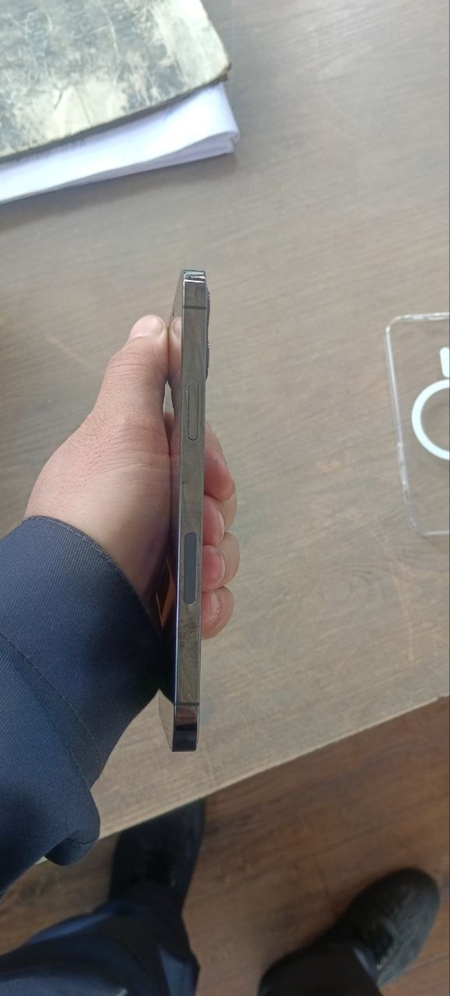 prodam iphone 12pro 128 gb karobka zaryadka vse est