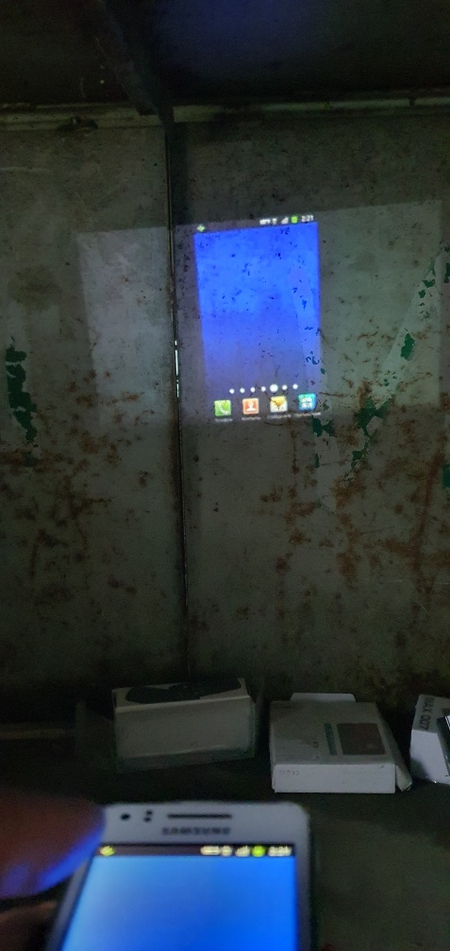 Samsung GT-I8530 proyektor telefon