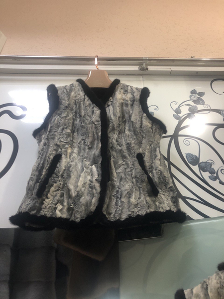 Новие шуба из каракули лапки.