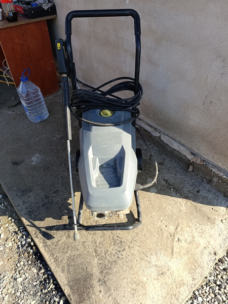 Karcher Professional Sotiladi