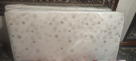 Matras xolati zo'r 2 ta bor razmeri 200×100=2 dona