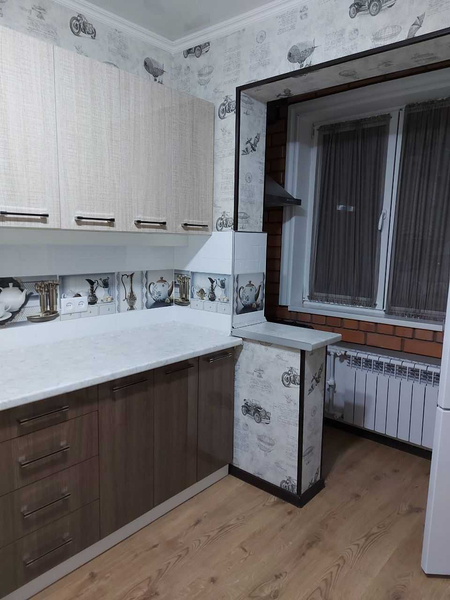Срочно продается 2/2/9 квартира 60 м2  на Ц-1  Ор-р: Тата гостиница