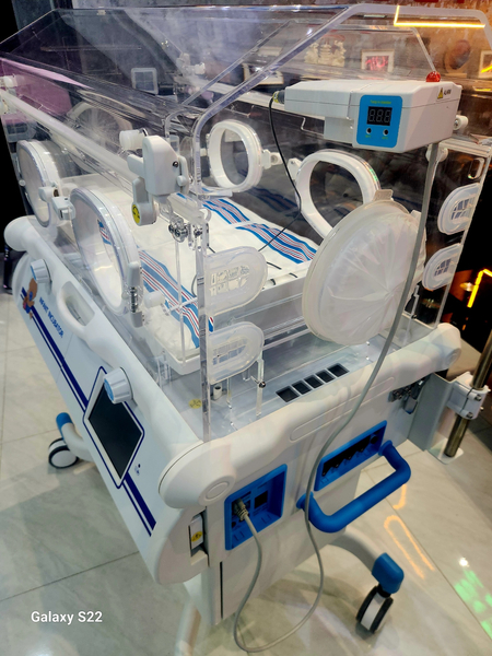 INCUBATOR INFANT BIN-3000B inkubator..