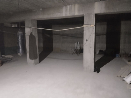 Uch qaxramon poʻstidan 6 km kirganda uchastka sotiladi