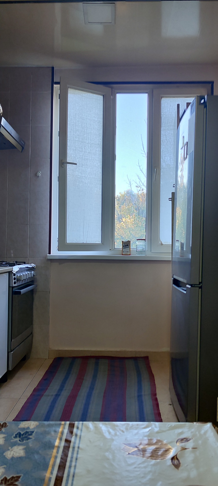 Срочно продается ,,Феруза,, 2 комн 3й этаж, ор-р Таксопарк