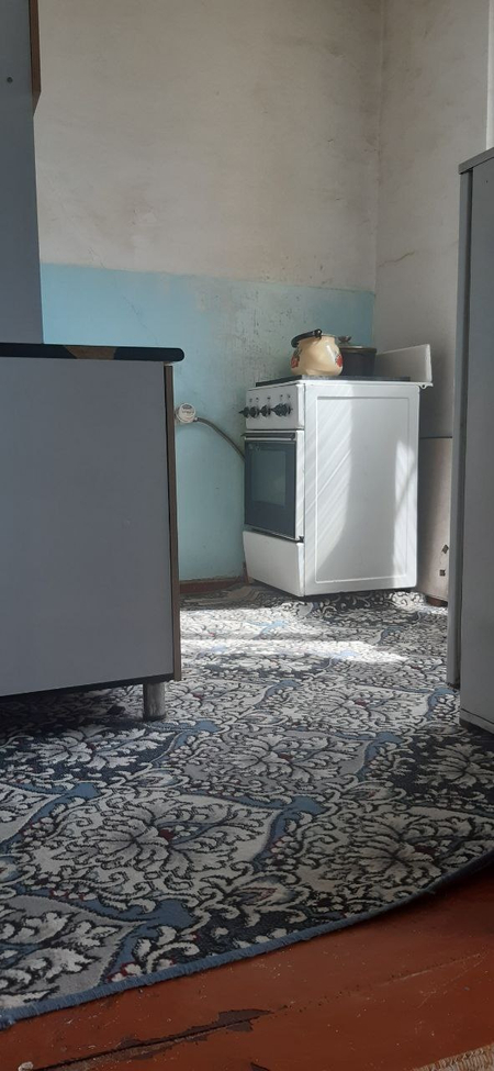 Продаю 1 ком квартира на 4 этаже 4 этажного дома. Авиосозлар 4