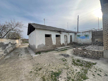 Эълон№4264  Қурилиши тугалланмаган ховли  сотилади.