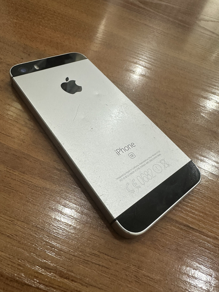 Iphone        se