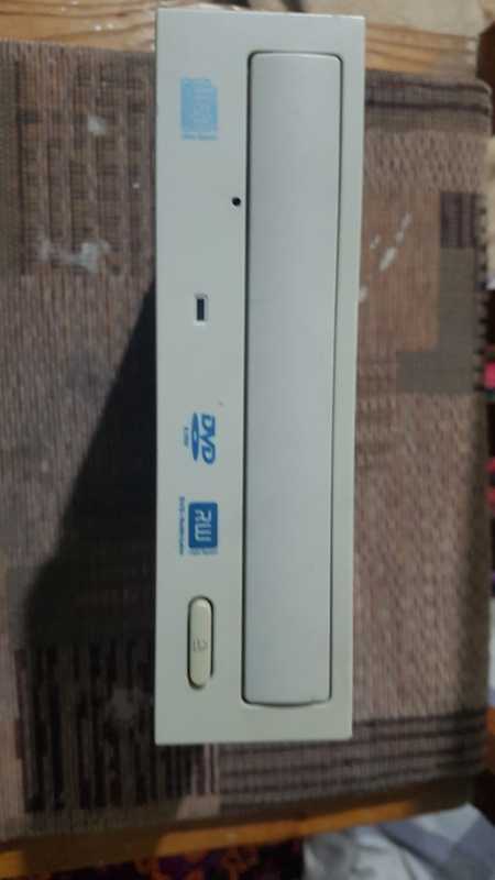 Sony kampyuter diskovod yangi