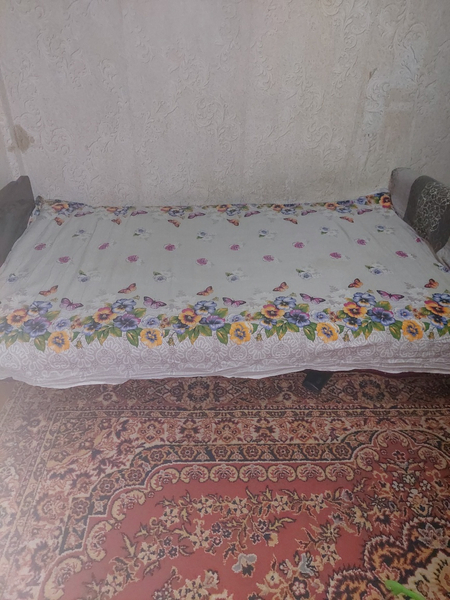 Продаётся диван и 2 кресла
