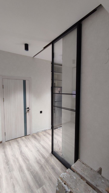 Razvijnoy dver v stil loft