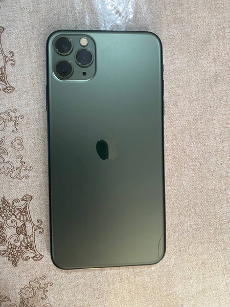 Iphone 11 pro max holati zoor 64 gb LL/A dakument karopka bor