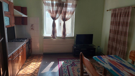 Food sity yaqin joyda arendaga hovli