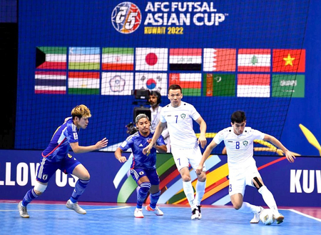 Futbol  va voleybol o'ynash uchun zal
