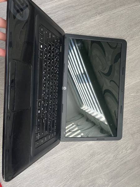 Hp нотбук sotiladi