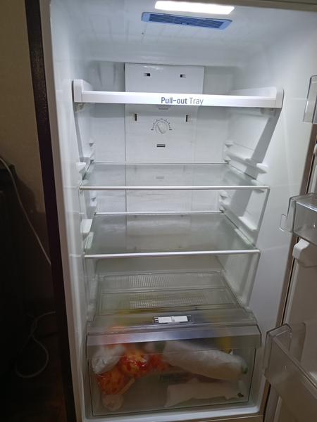 Холодильник LG INVERTOR. NO FROST. 235 L(литров)