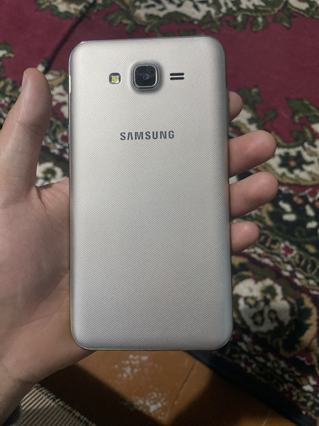 Samsung Гелакси J7