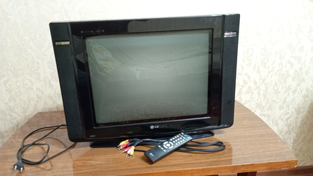 Продам телевизор LG 21FU3RG