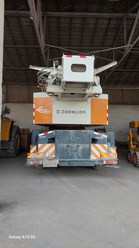 Продаеться новый авто кран 110 тон. Zoomlion