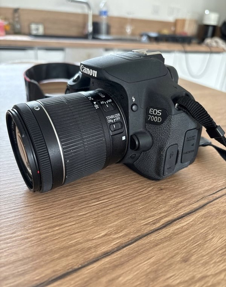 Фотоаппарат Canon 700D
