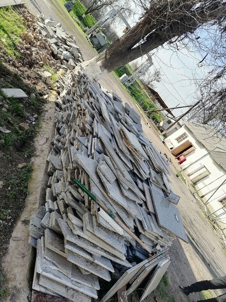 Mramor bu sotiladi srochno narxi kelishiladi