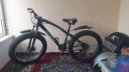 Velosiped yangi.