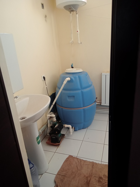2 xonali uy sotiladi 44 kv metr barcha sharoitlarga ega