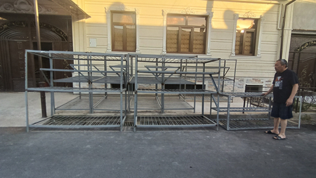 Продаётся металл уголок и профильные квадратные стеллажи